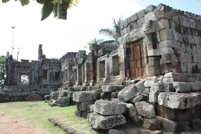 Moninich Pheng ( Cambodian ): Chisor Mountain in Takeo Province