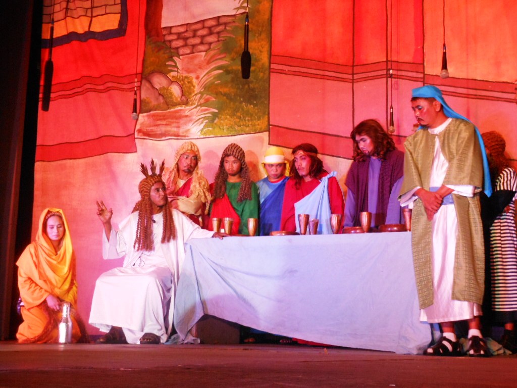 kuwento ni kapitan kokak: Senakulo, Taralets sa Pinas