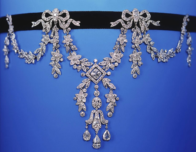 loveisspeed.......: Diamonds are a girls best friend if you are Barbara ...