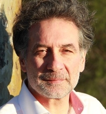 Entrevista a Ángel Lozano, autor de "El fin del ayer"