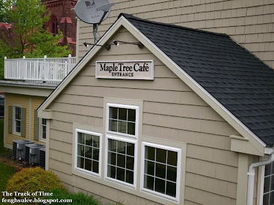 Maple Tree Cafe - The Melt Down Sandwich | The Track of Time