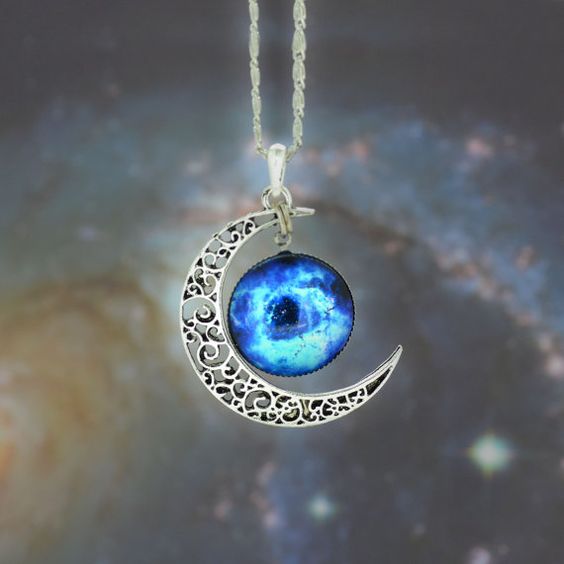 Fashion Flare♡♡: 7 Moat Beautiful Crescent Moon Lockets Of All The Time
