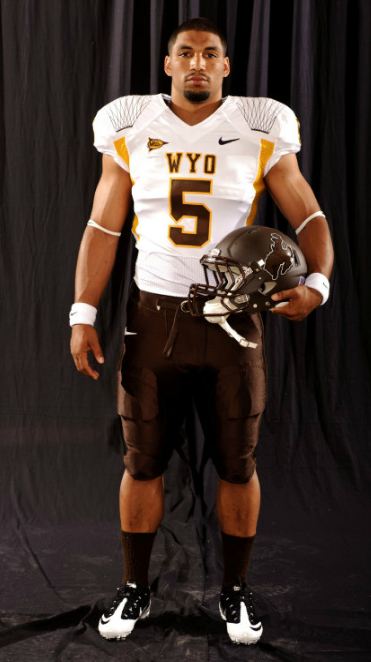 Rick Lay's NCAA Football Uniform Reviews: 2011 Wyoming Cowboys