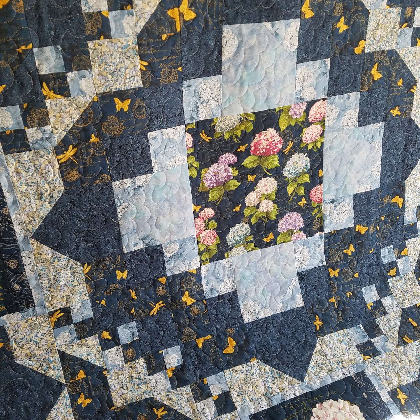 Becca's Crazy Projects: Hydrangea Quilt