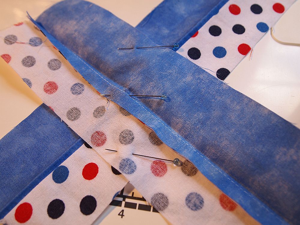 52 Quilts in 52 Weeks: Tuesday Tutorial: Susie's Magic Binding