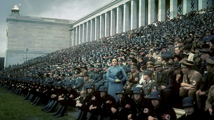 The Mirror: Rare Colorful Photos of Hitler