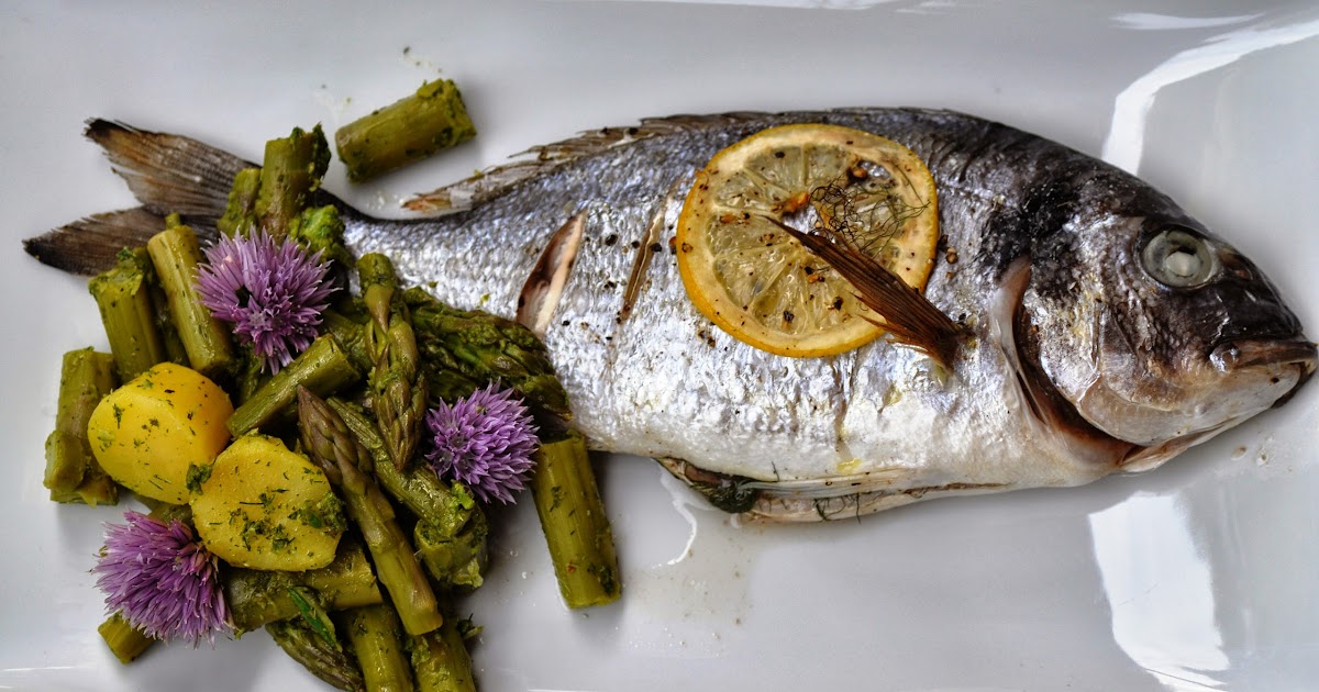 Goldbrasse mit Spargel-Kartoffelsalat - Kubiena - Kochblog