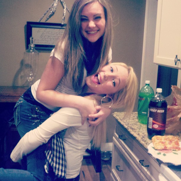 Strong Lift and Carry Photos and Videos - Strong Muscular Girls Lift ...