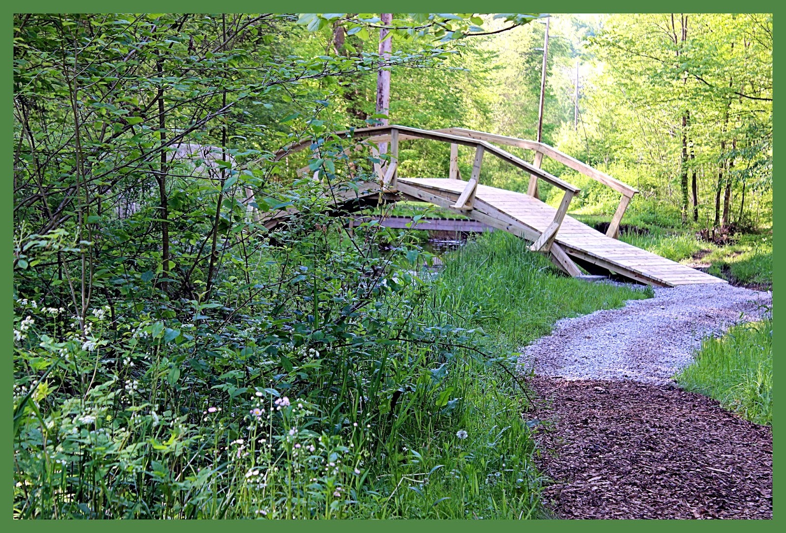Miniature Arch Bridge - Holmesbrook Park