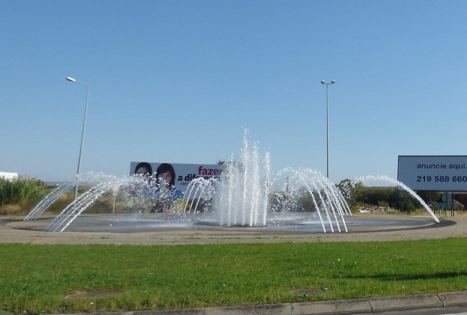 Viajar e descobrir: Portugal - Alverca do Ribatejo - Rotunda da fonte