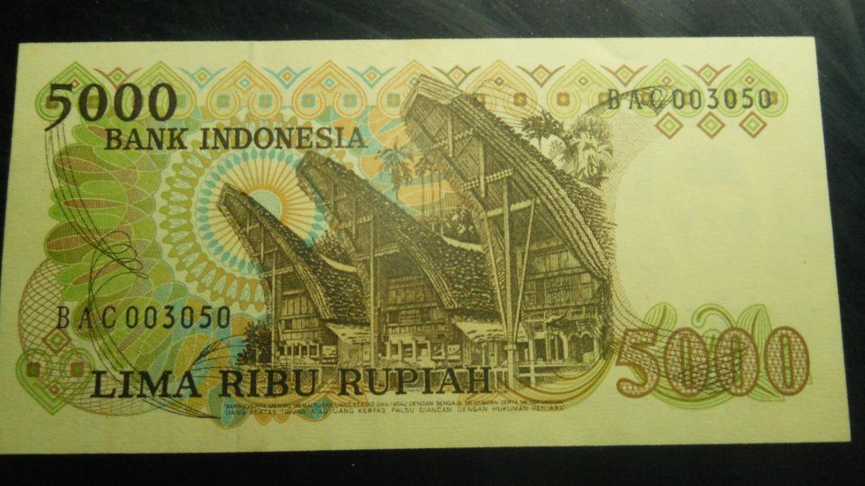 Generasi Pemerhati Sejarah Budaya Toraya: uang Rp.5.000 seri Rumah ...