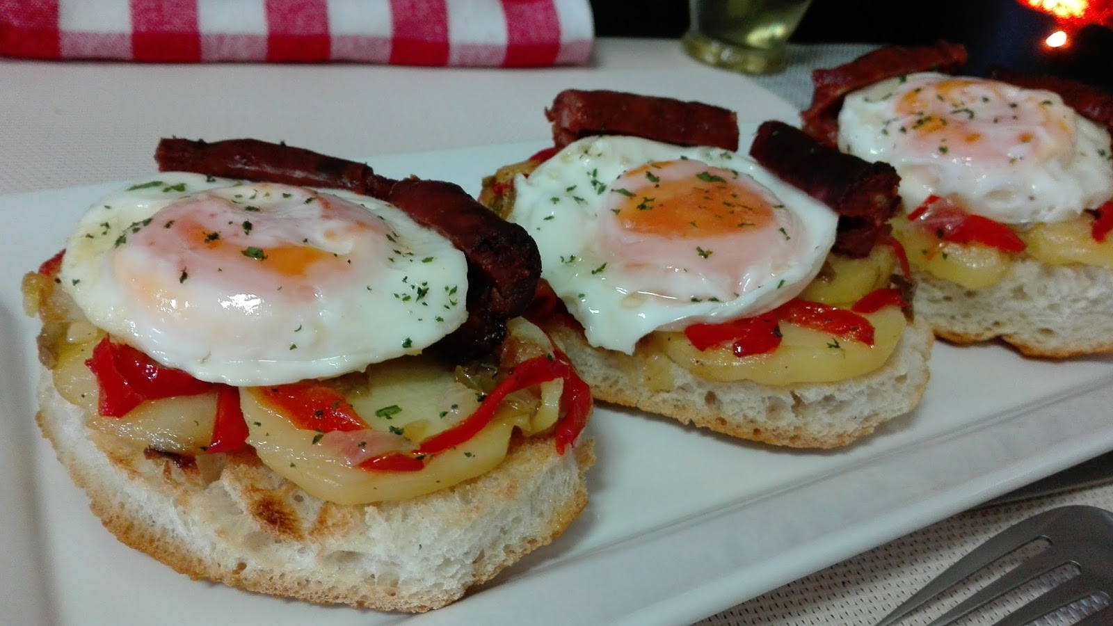 Ingredientes para 4 minitostas: