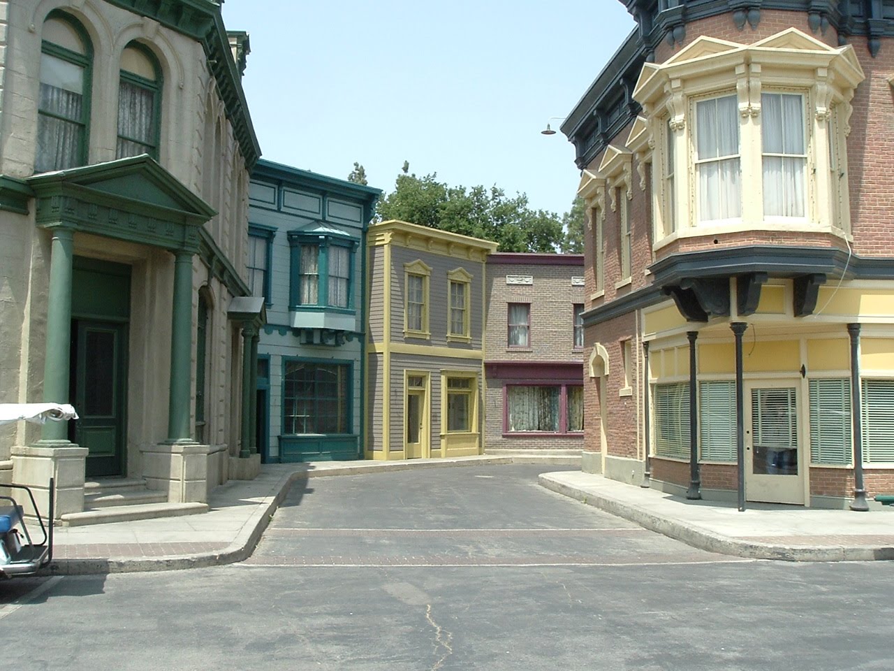 Filming Locations of Chicago and Los Angeles: Gilmore Girls: Season 5 ...