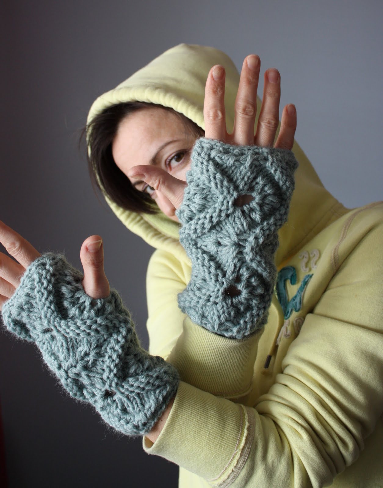 Laboratory of Fashion: Super chunky funky Handknit fingerless gloves ...