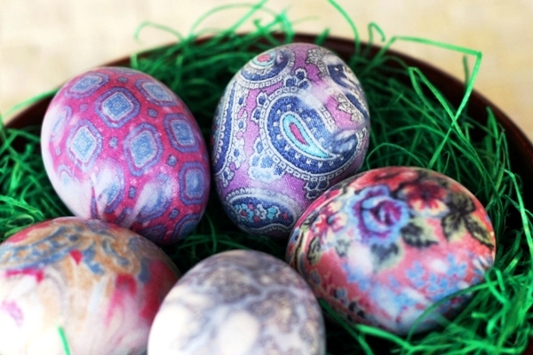 Kiaušinių dažymas šilku