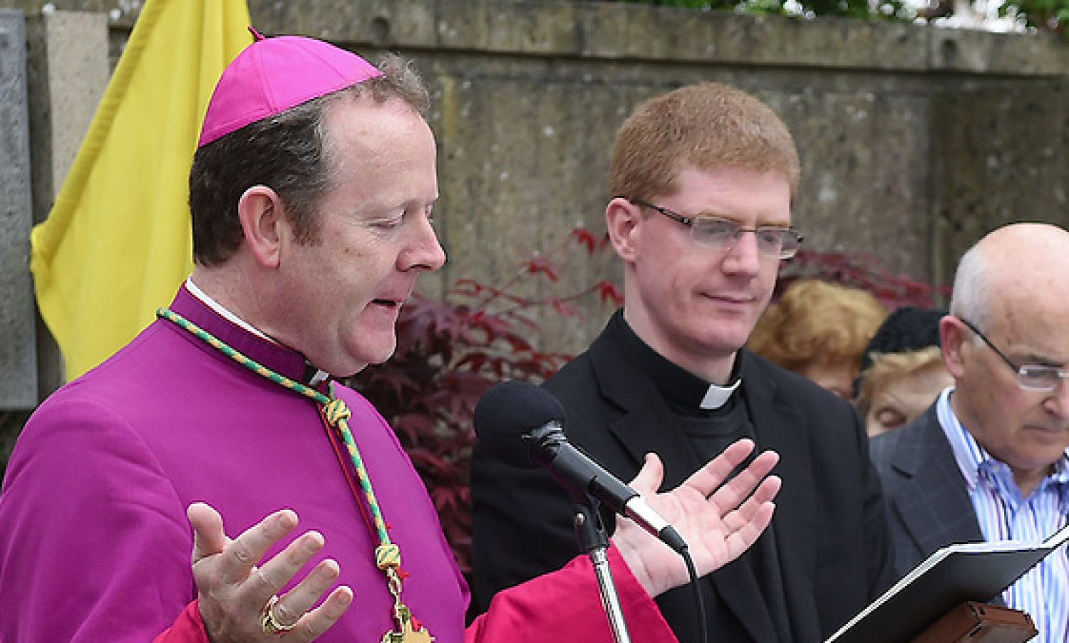 Welcome to my world.... : Anti-Gay Priest Caught On Grindr. Also, Water ...
