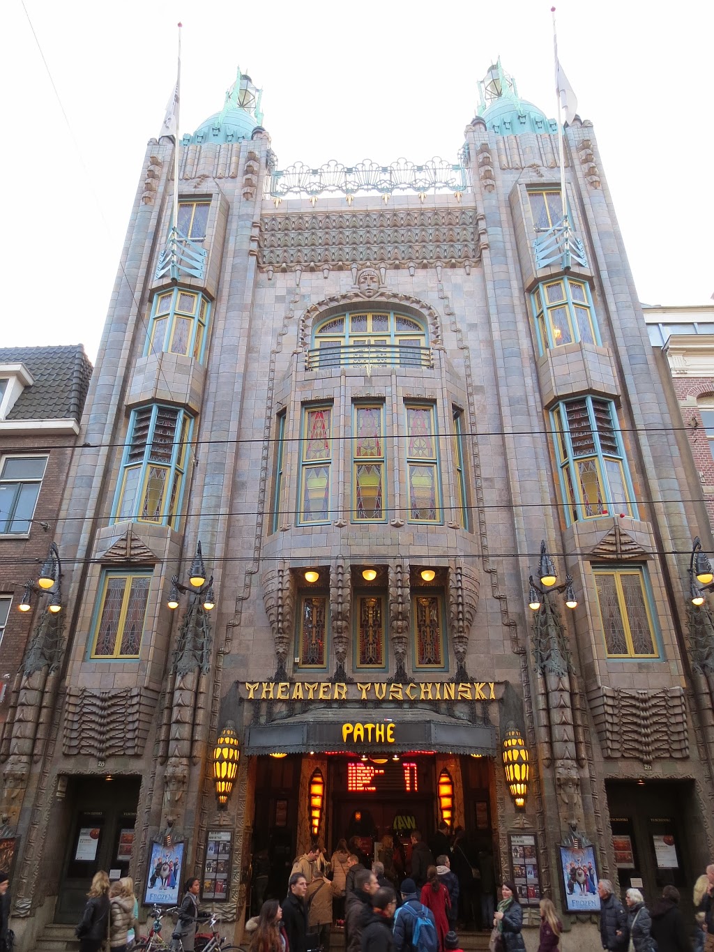 Art nouveau: Tuschinski Amsterdam