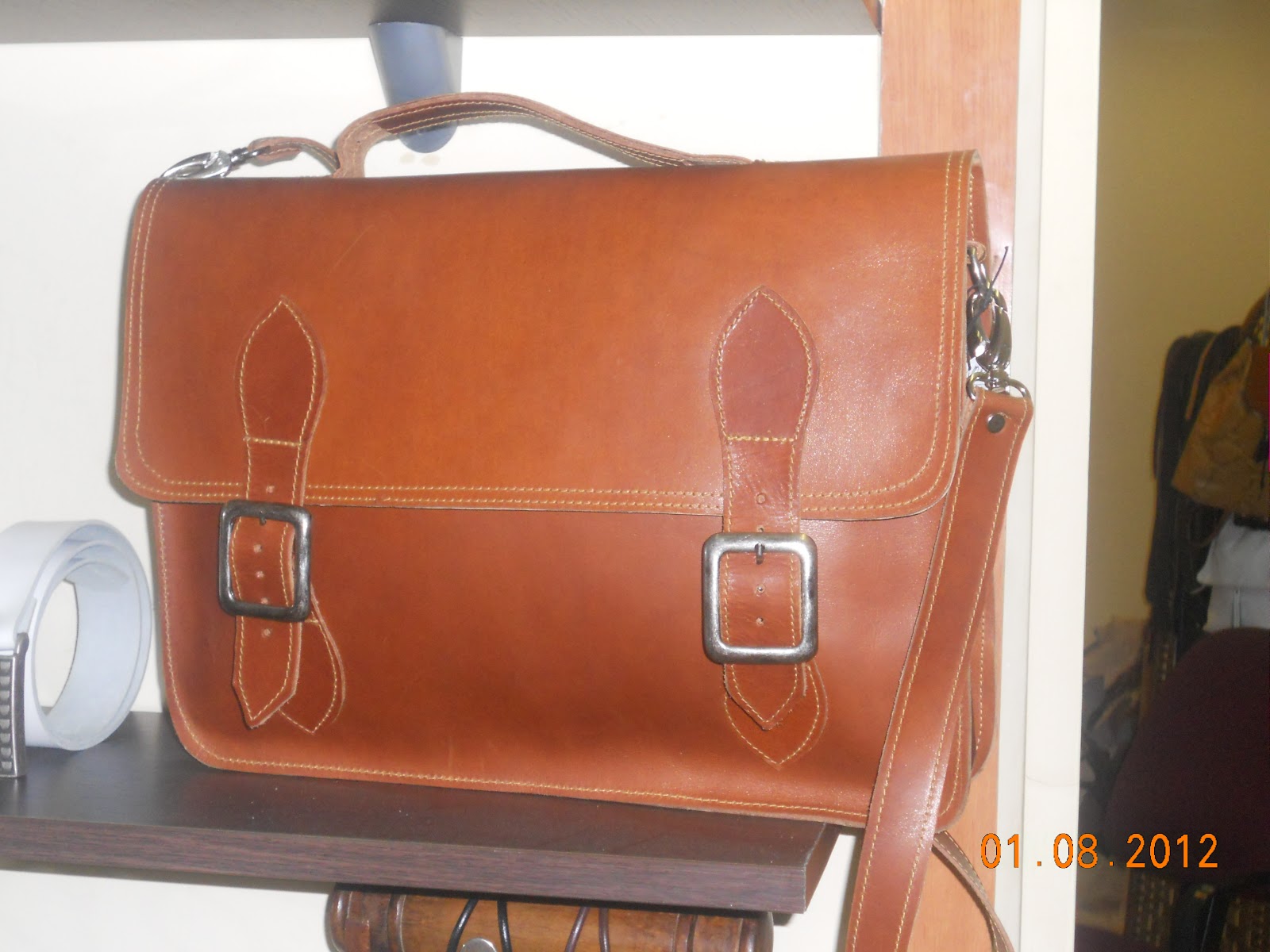 ZONA ANGEL MOLINA COMERCIAL: CUERO BONETE