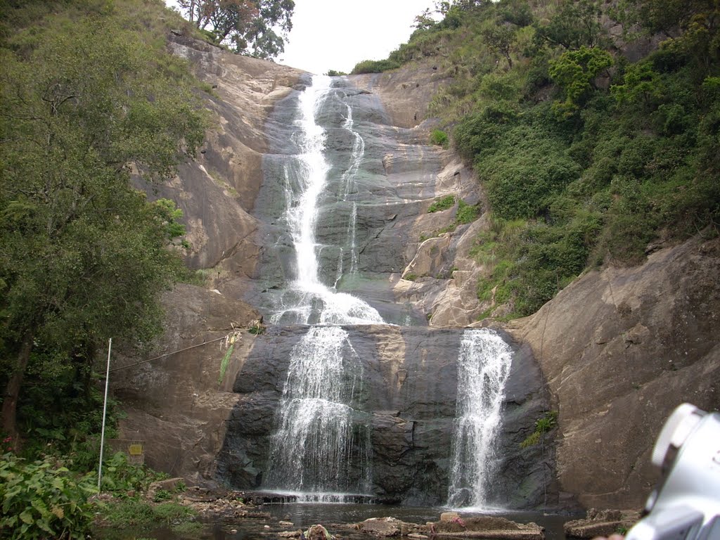 Tamilnadu Tourism: Silver Cascade Falls, Kodaikanal