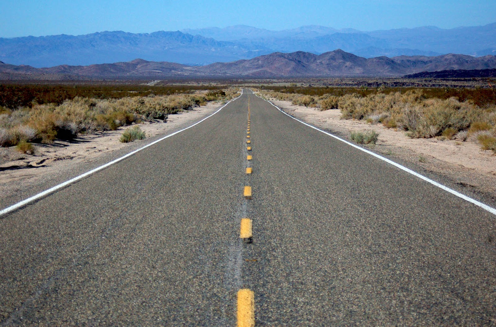 THUMBNAIL TRAVELER: ROAD TRIP: Mojave Desert