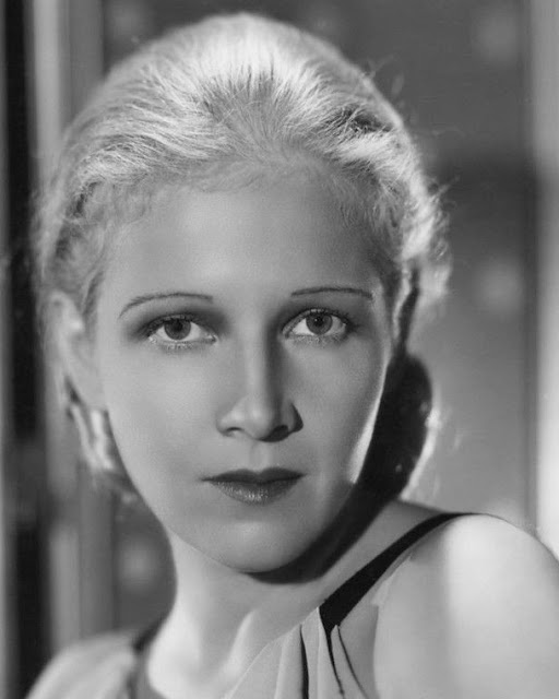 It's The Pictures That Got Small ...: THE THURSDAY GLAMOUR 15!