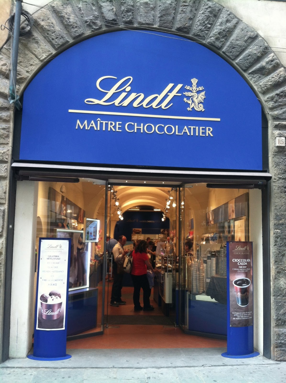 Eating My Way Through Florence: Lindt Store: Gelato