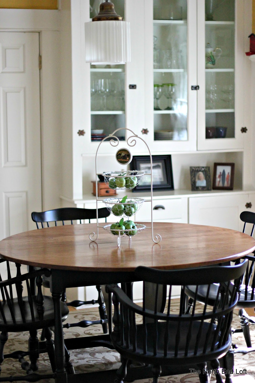 The North End Loft: Chicken Wire Plate Stand
