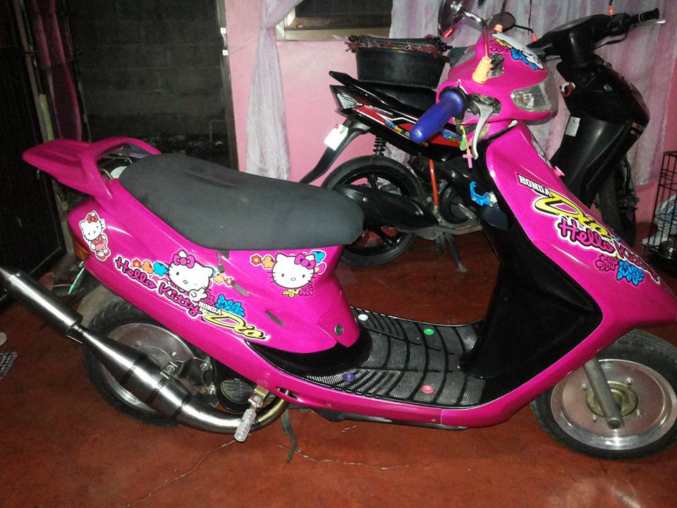 2 stroke scooters: Honda dio 2 Hello Kitty