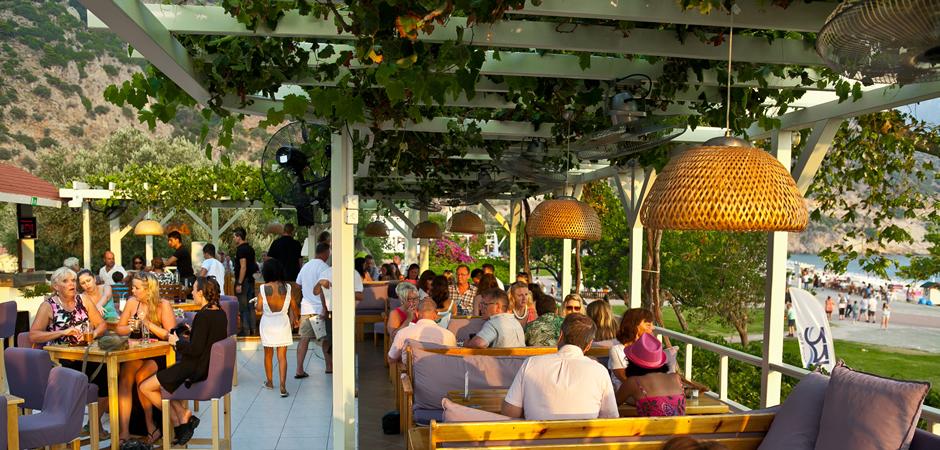 Discovering Fethiye with Nicci: Buzz Beach Bar Oludeniz