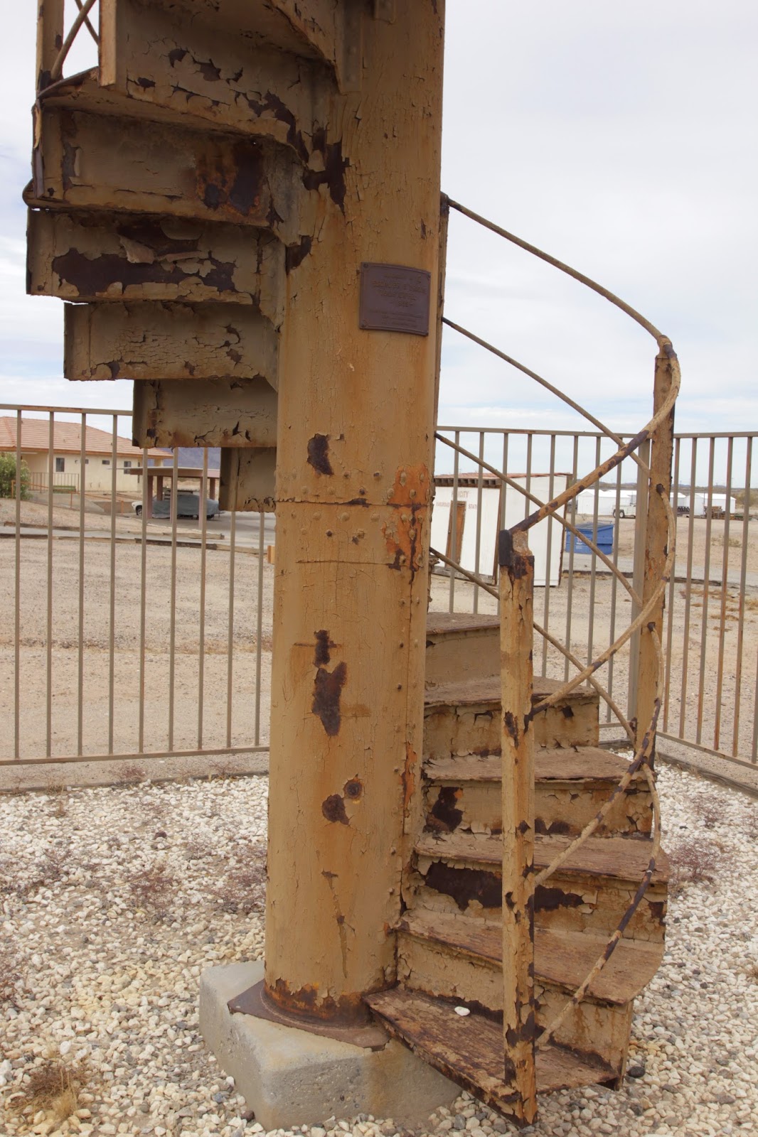 LnJ Photo Nomads !: The Pyramid At The Center Of The World (And The ...