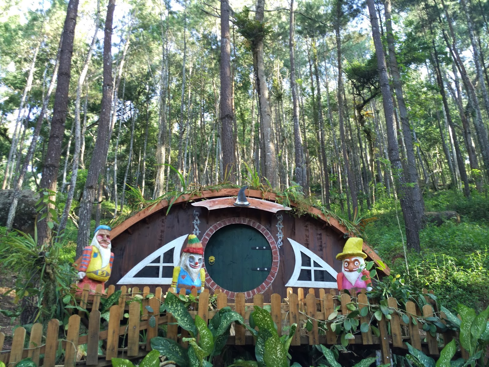 Songgo Langit , Rumah Hobbit ala Jogja