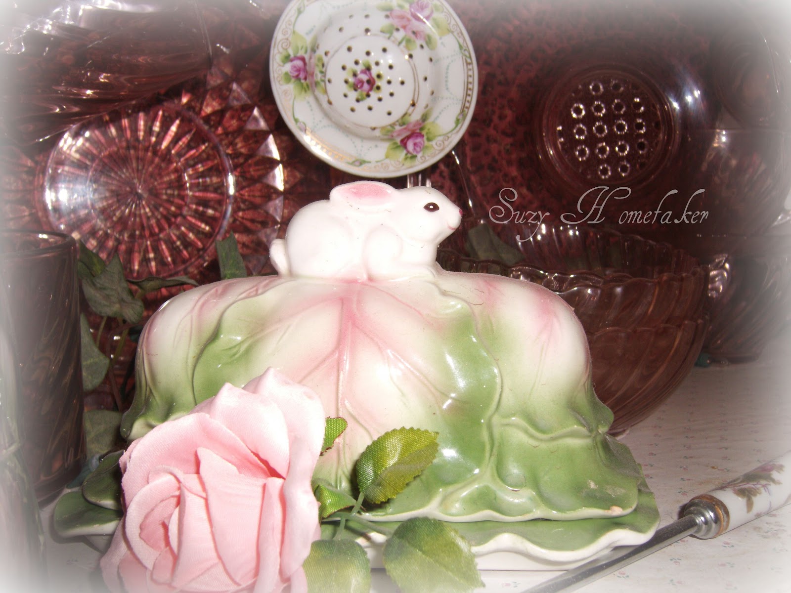 Suzy Homefaker: AVON BUNNY COLLECTION