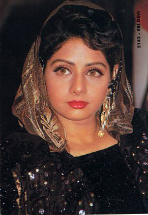 Sridevi: Sridevi's final look in Roop Ki Rani Choron Ka Raja (1993)
