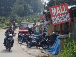 MALL RONGSOK, PALING UNIK DI INDONESIA | wisbenbae