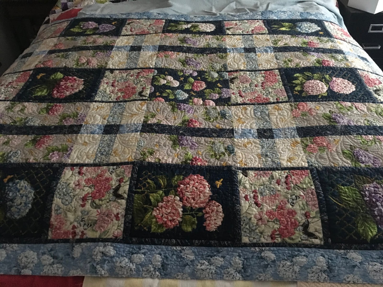 Custom Longarm Quilting by Quilts by Hannelore: Hydrangea Quilt with ...