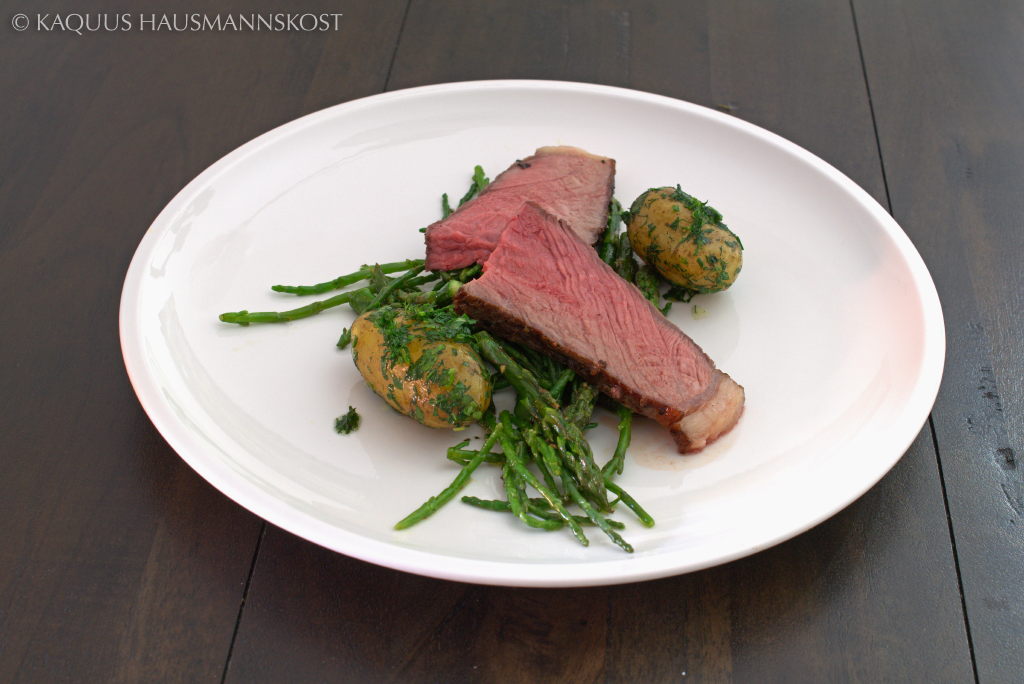 KAQUUS HAUSMANNSKOST: Rinderkotelett gegrillt, mit Spargel und Queller