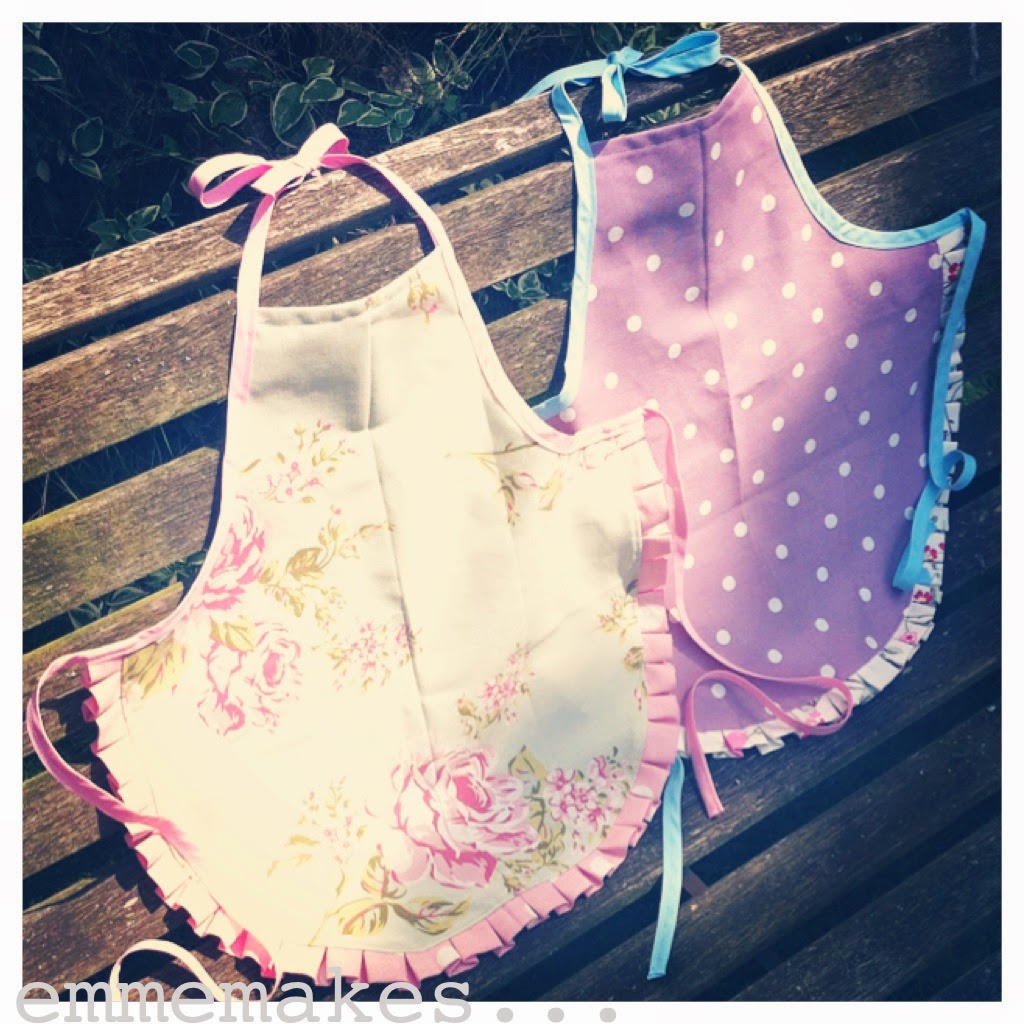 Emme Makes...: Little girls apron!
