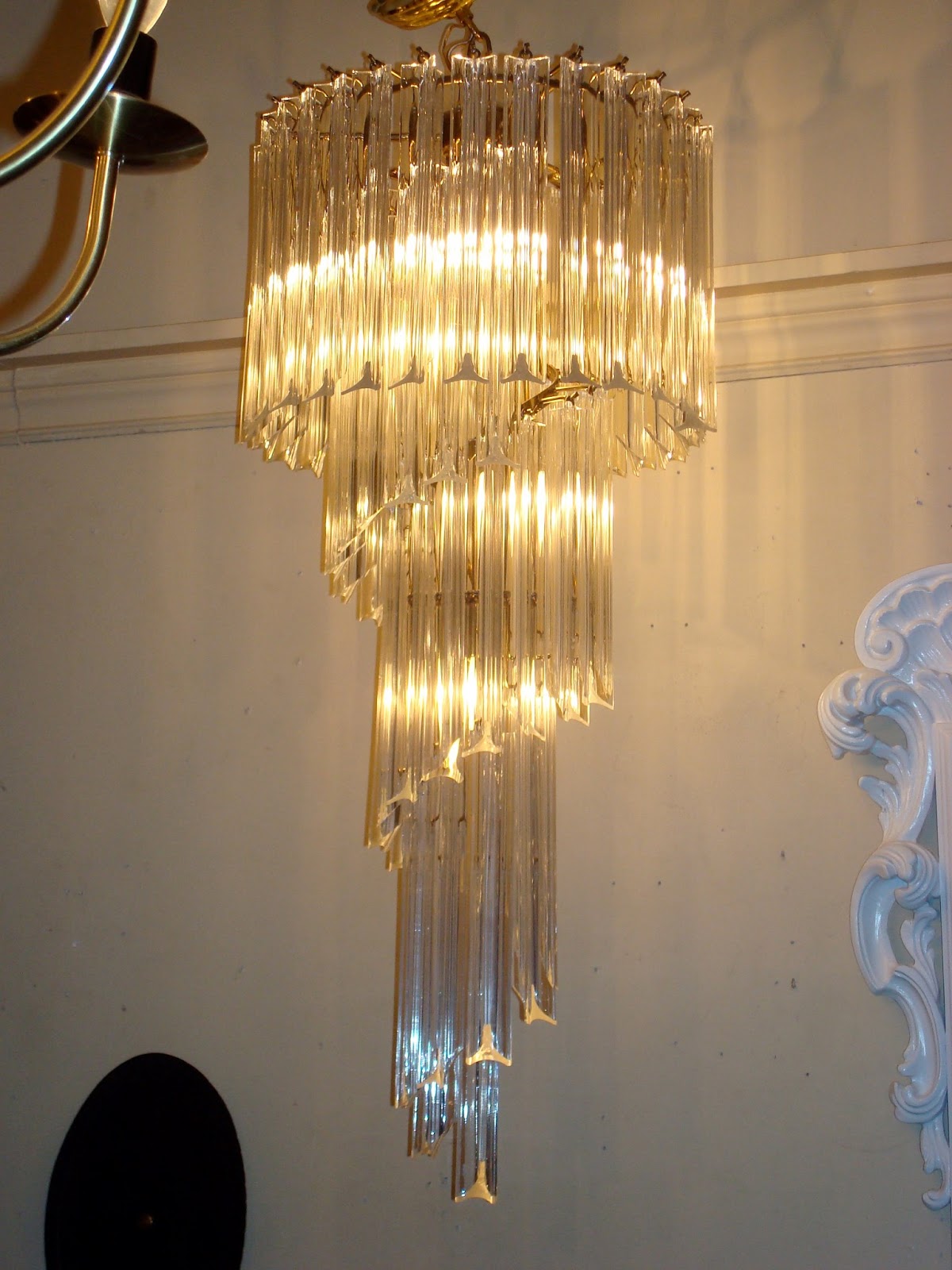 Era Antiques: Late 1970´s Lucite Spiral Chandelier