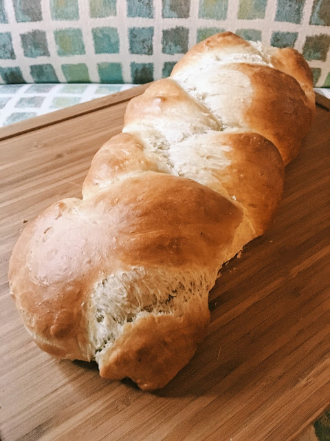 Freshly Baked Sweets: Challah Bread