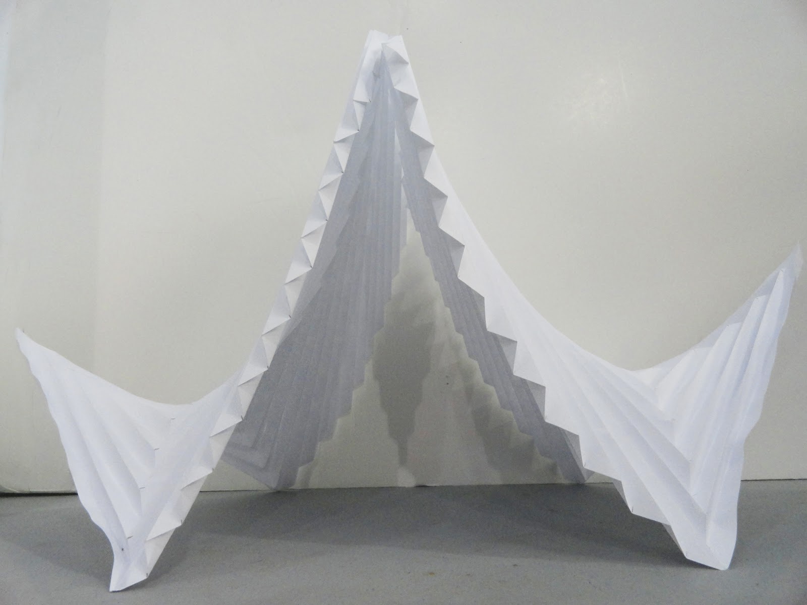 Hyperbolic Paraboloid: Folding Papers