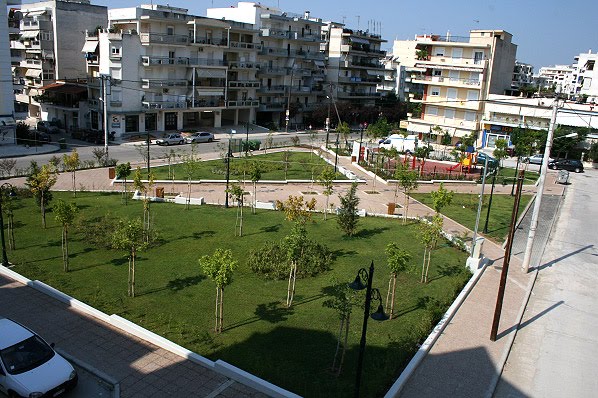Μια Πράσινη Πινελιά Σε Ενα Άχαρο Γκρίζο