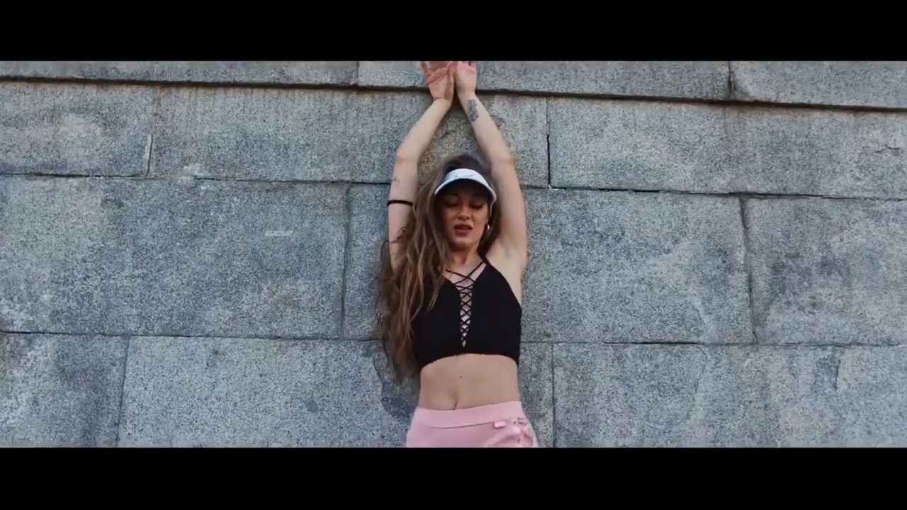 Olivia Missy Baselga | Metamorpheuss - Klişesel Blog