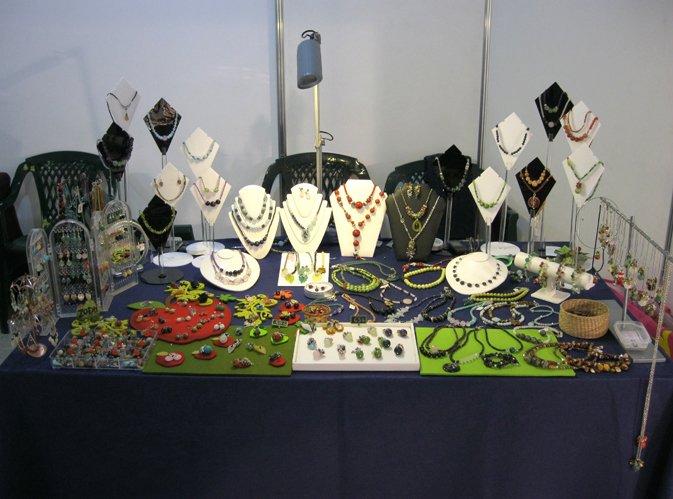 Giuvaer Galeria-DCristal: TARG IN BUCURESTI - bijuterii din pietre ...