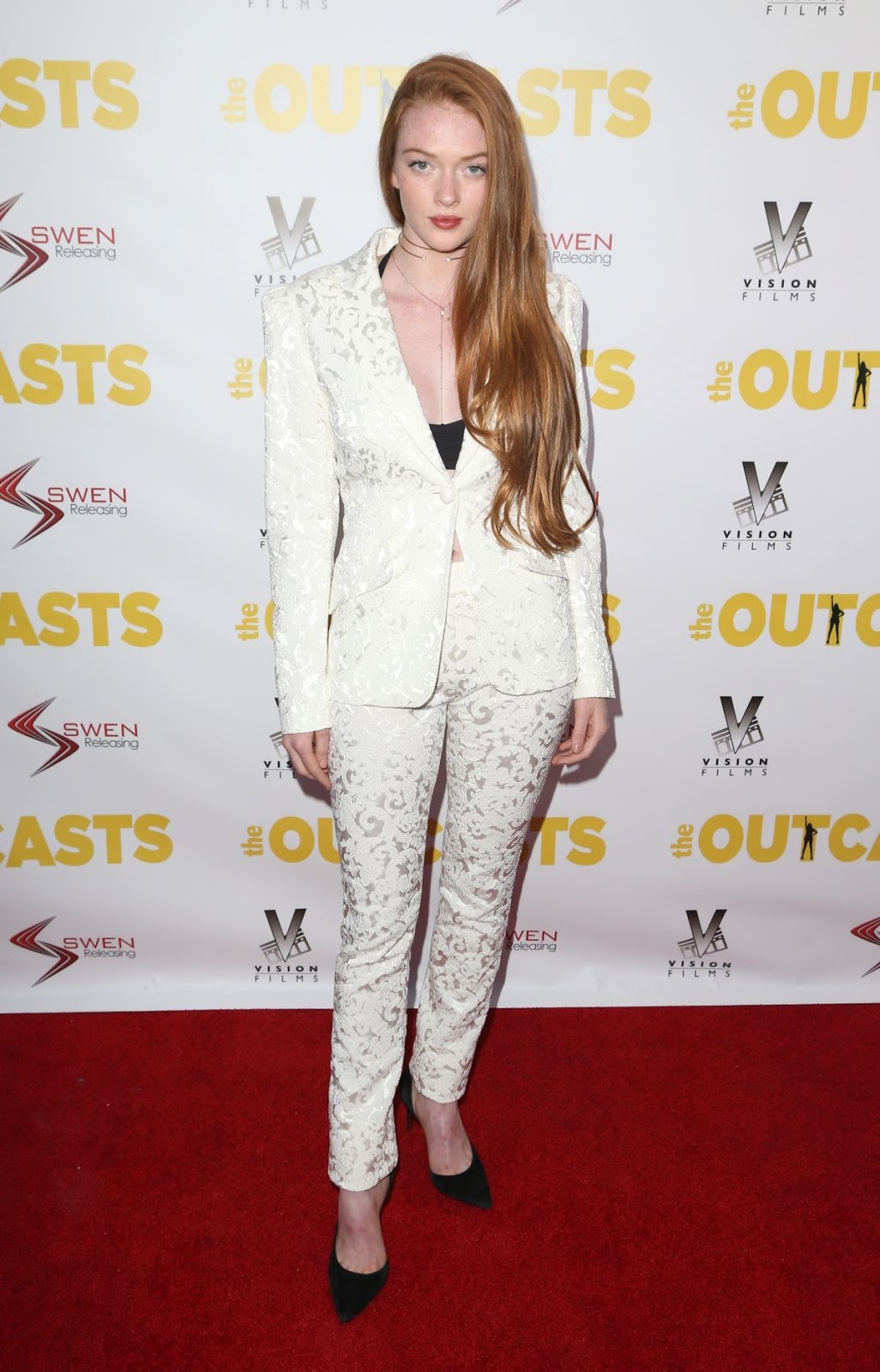 Starlet Arcade: Larsen Thompson