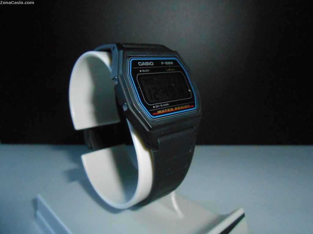 Zona Casio: Prueba: Casio F-28W, el pequeño gran olvidado