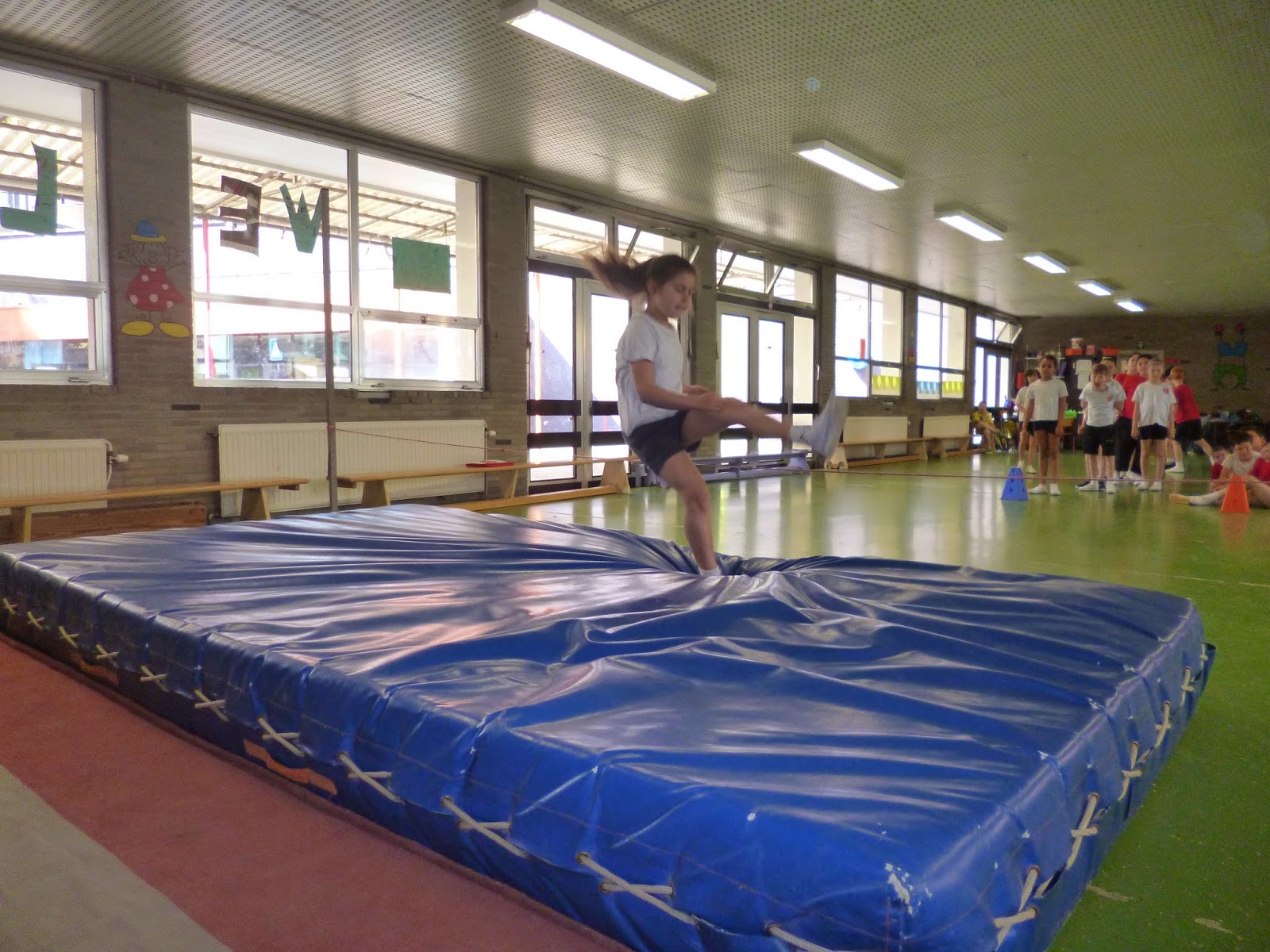Sport is Fun: Hoogspringen : Schaarsprong (tweede graad)