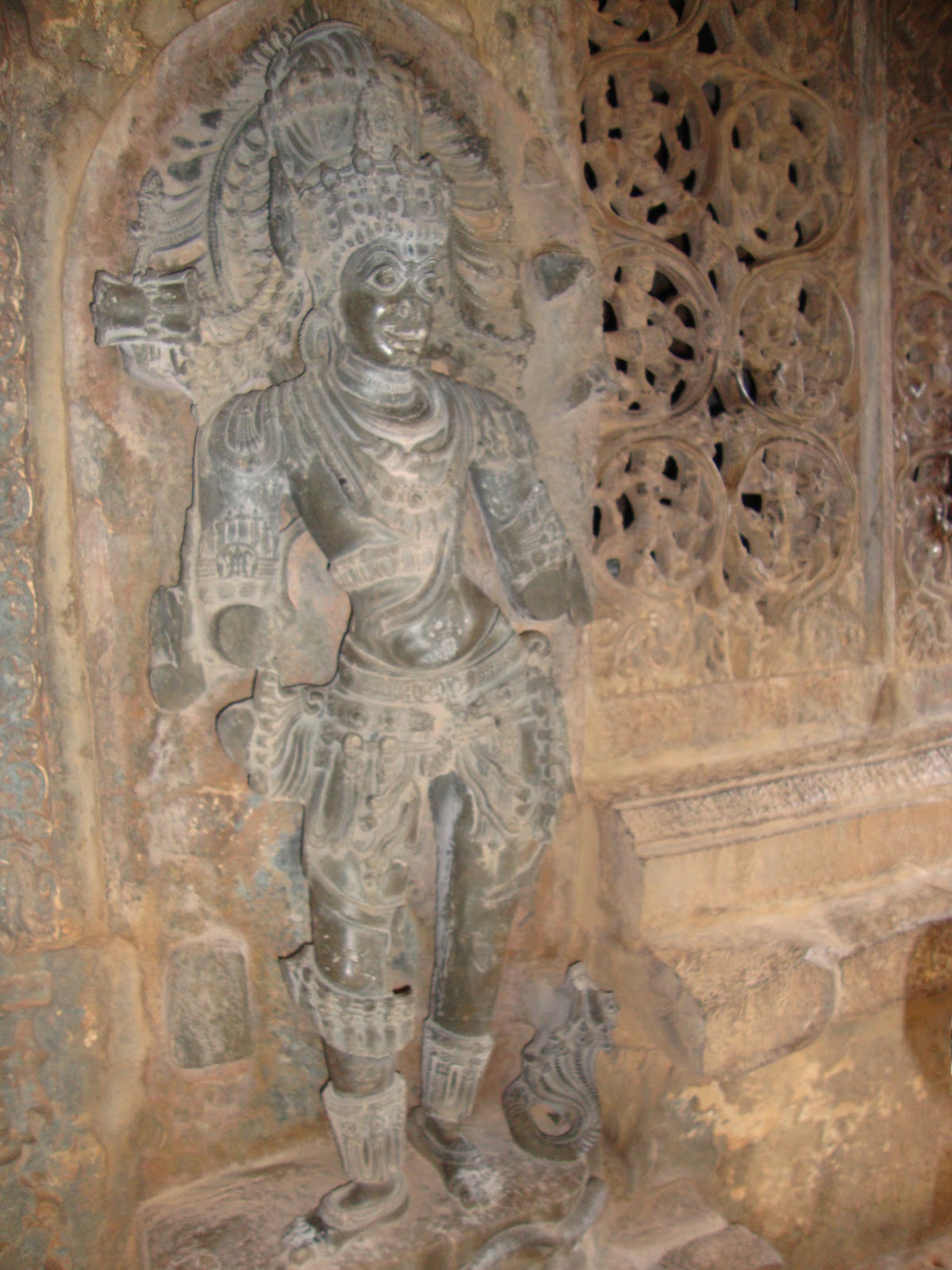 Temples of Hoysalas : Tripurantaka Temple:Balligavi