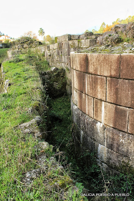 GALICIA PUEBLO A PUEBLO: CASTELO DA ROCHA FORTE, SANTIAGO DE COMPOSTELA
