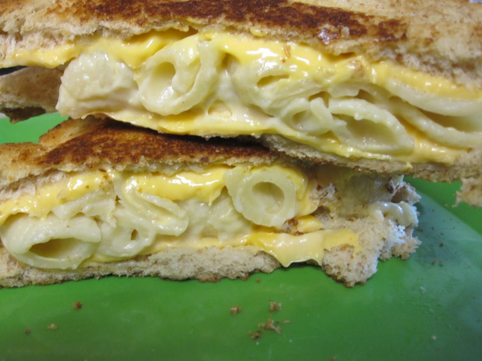 Grilled Mac & Cheese Sandwich