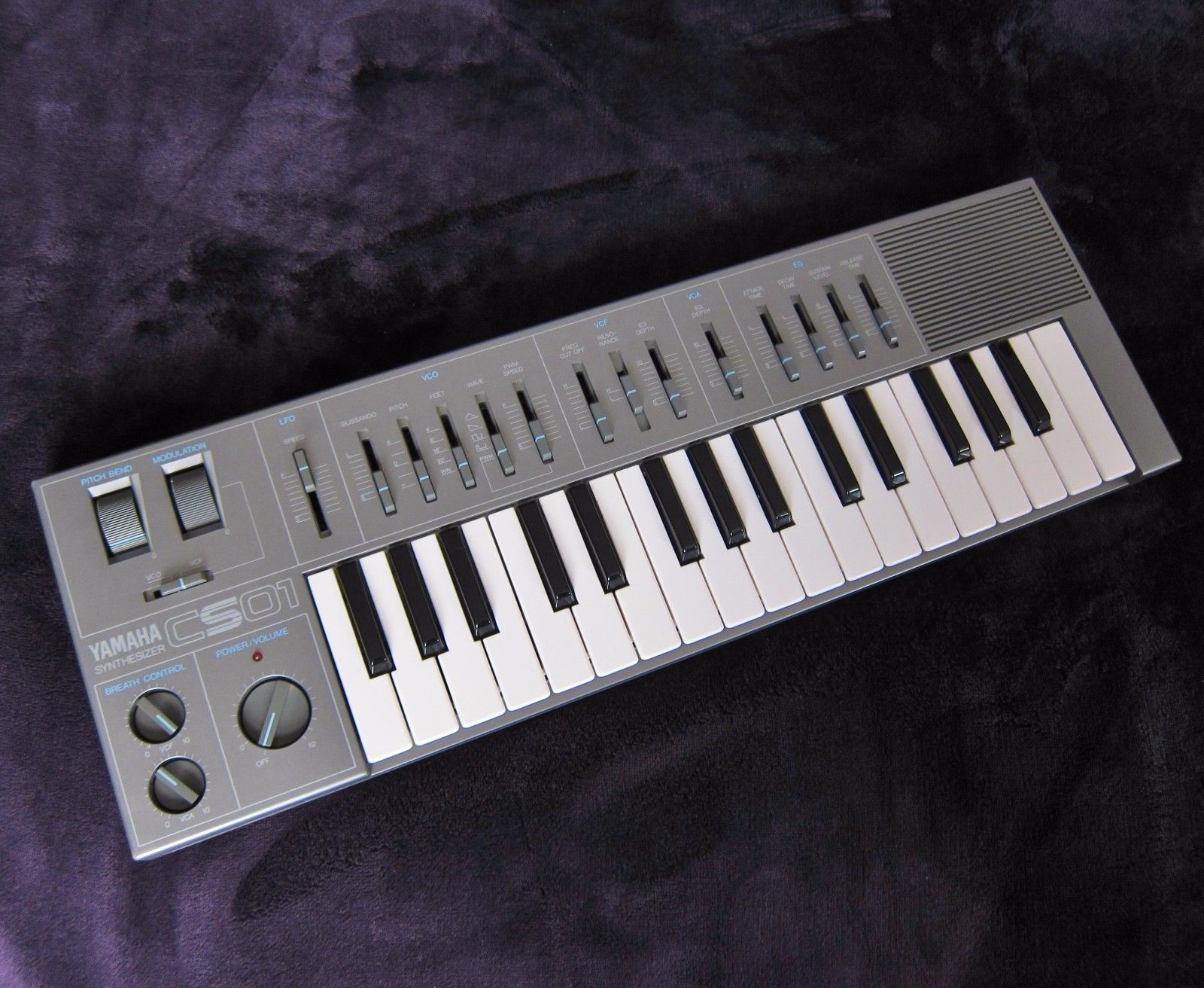 MATRIXSYNTH: Yamaha CS-01 Mini Mono Synth SN 35695